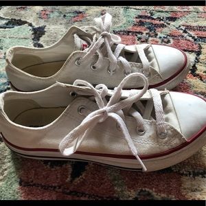 Converse | Shoes | White Converse Chuck Taylor All Stars Girls 2 | Poshmark